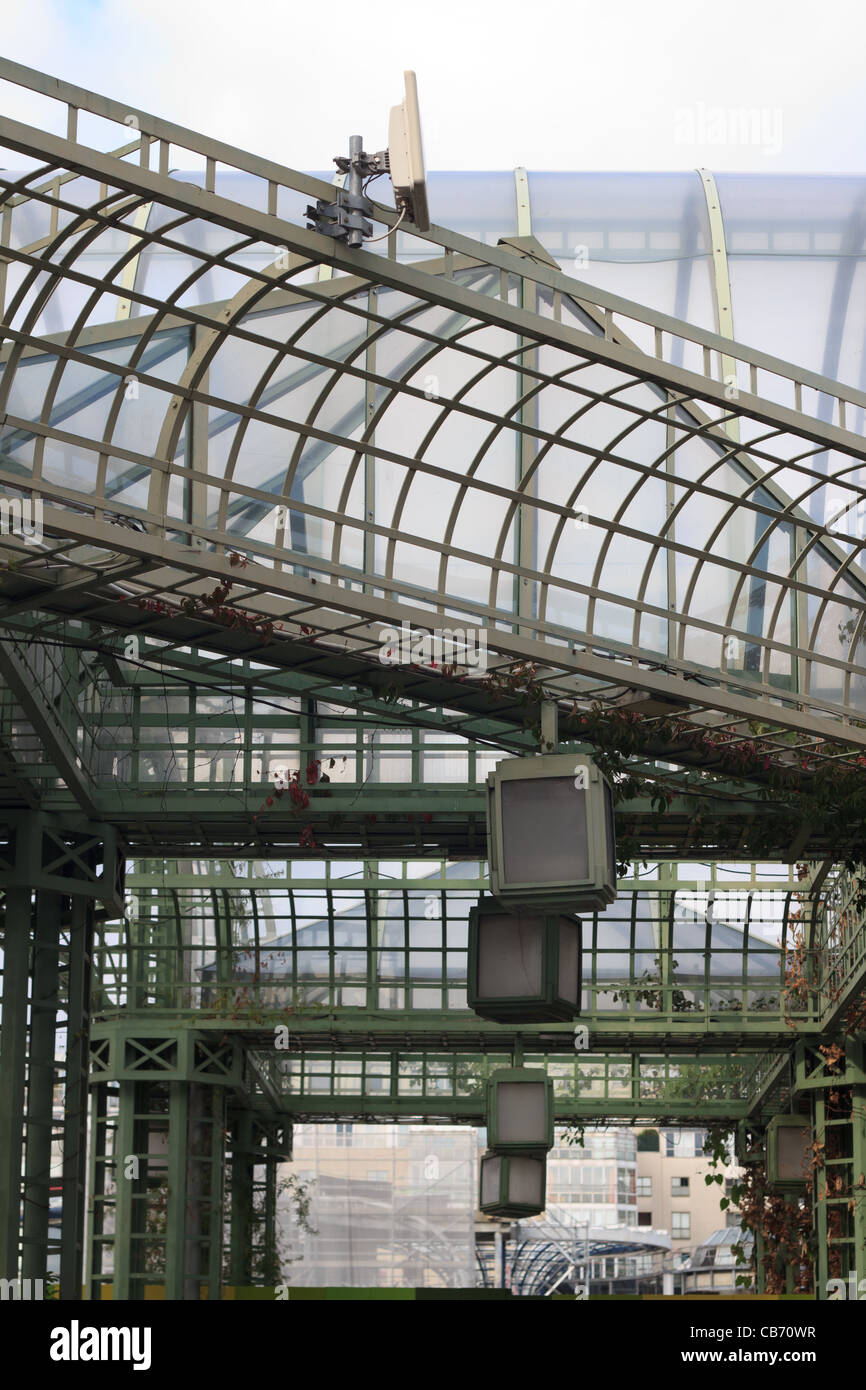 Paris roof line hi-res stock photography and images - Alamy