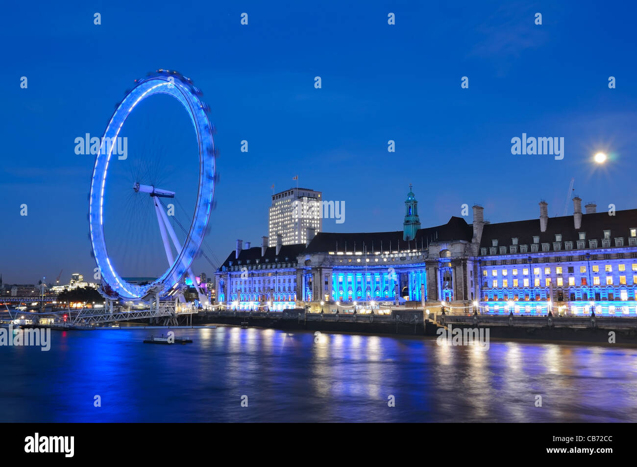 London: Night view of The London Eye on November 2011 Stock Photo - Alamy