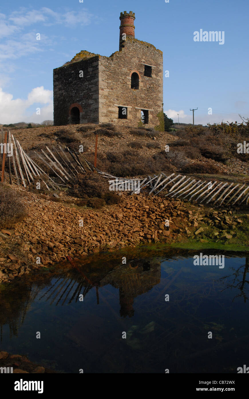 An old engine house at Porthowan Stock Photo - Alamy