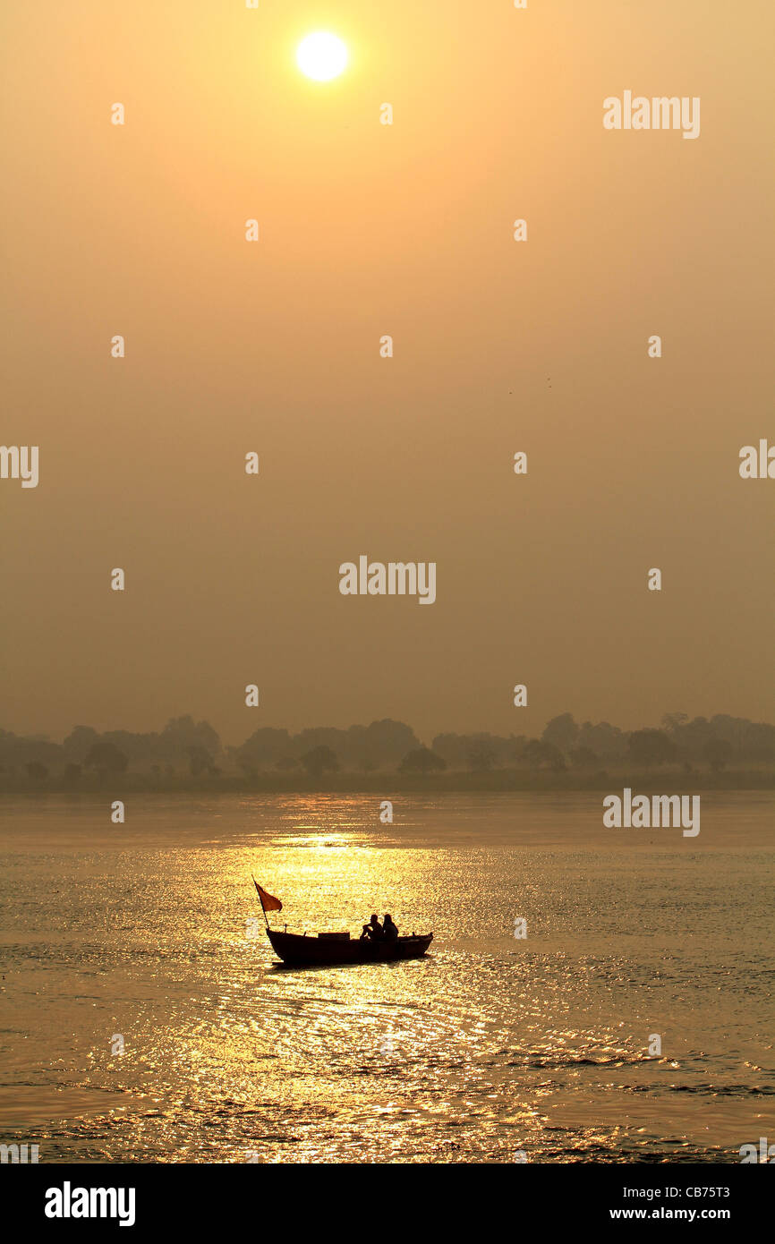 Traditional Indian wooden boat on the Ganges river at Varanassi. India ...