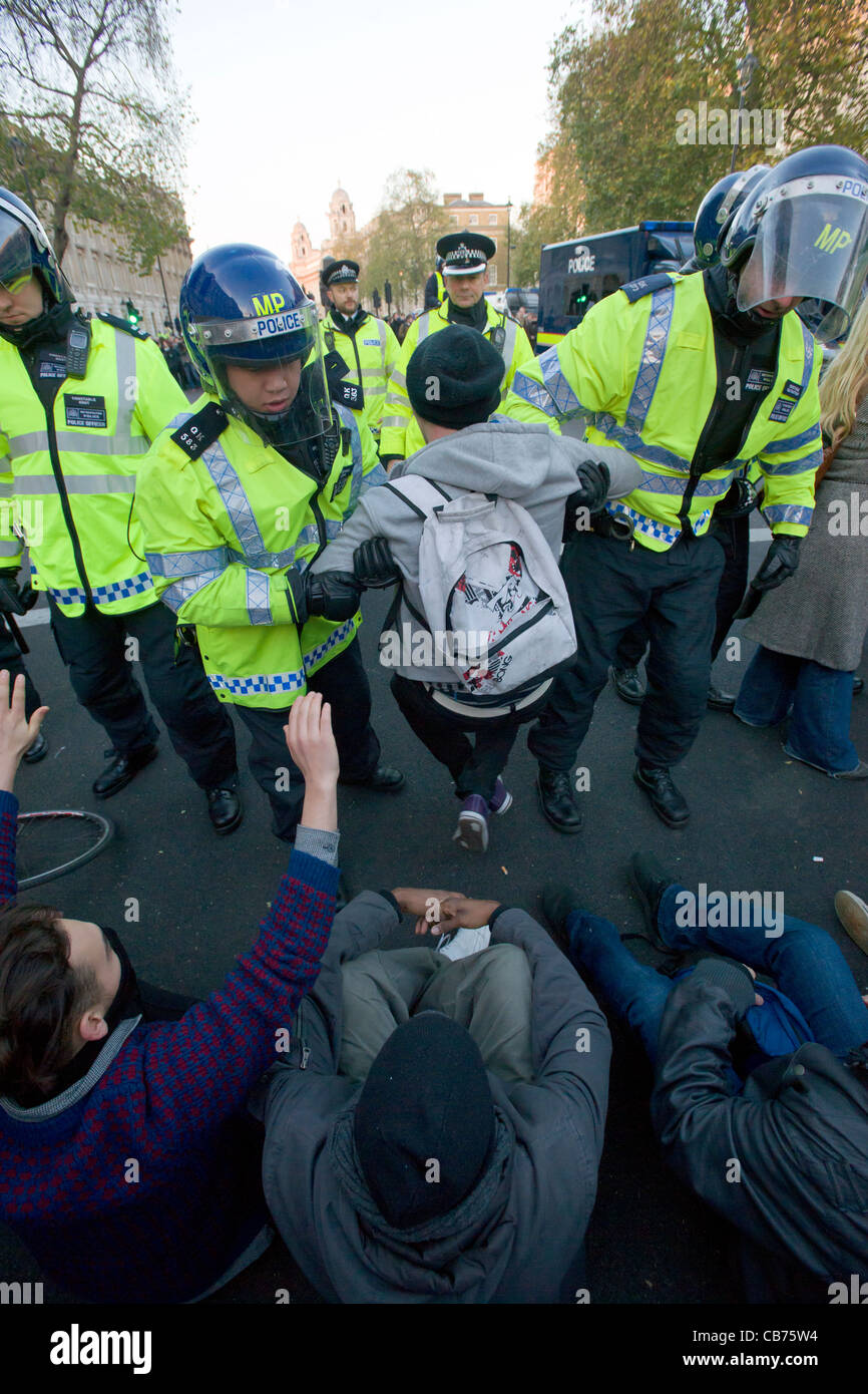 Uk british riot police uniform hi-res stock photography and images - Alamy