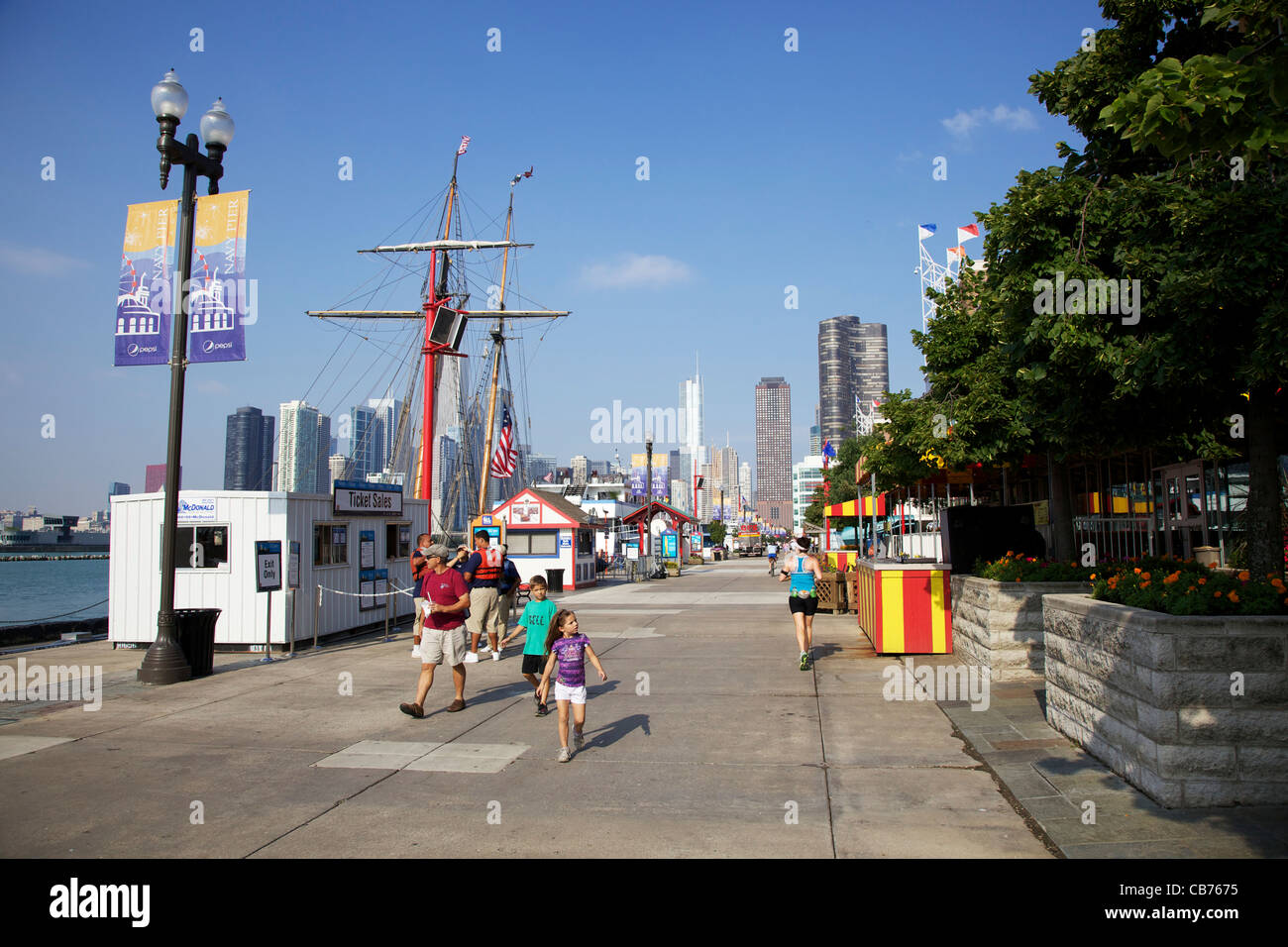 Navy Pier and Tall Ship Lynx at dock. Chicago, Illinois Stock Photo - Alamy