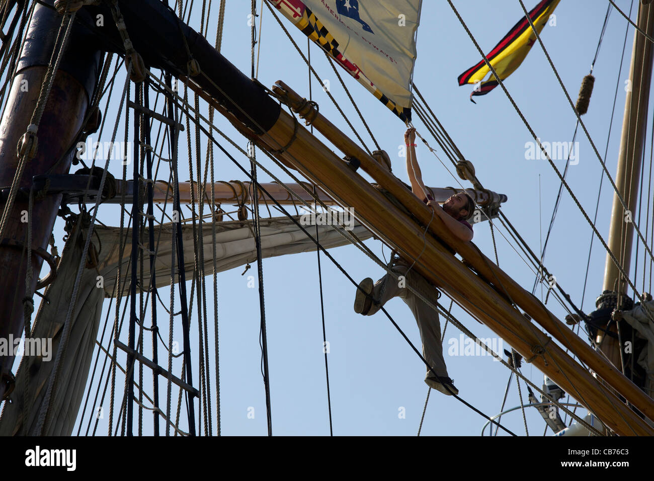 Manning ship hi-res stock photography and images - Alamy