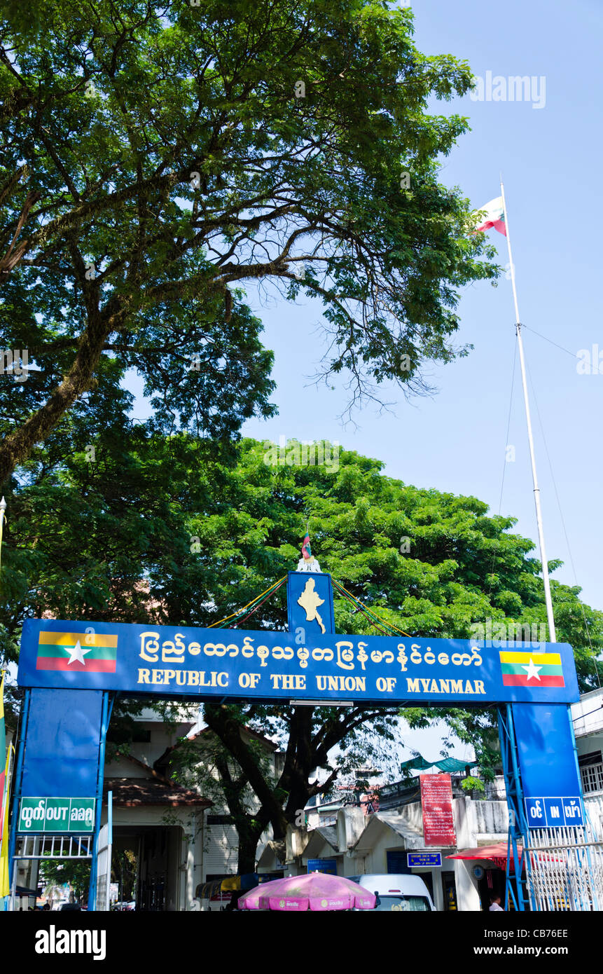Myanmar border hi-res stock photography and images - Alamy