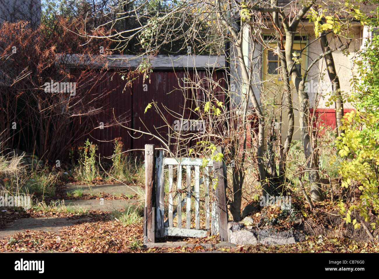 Suburban decay hi-res stock photography and images - Alamy