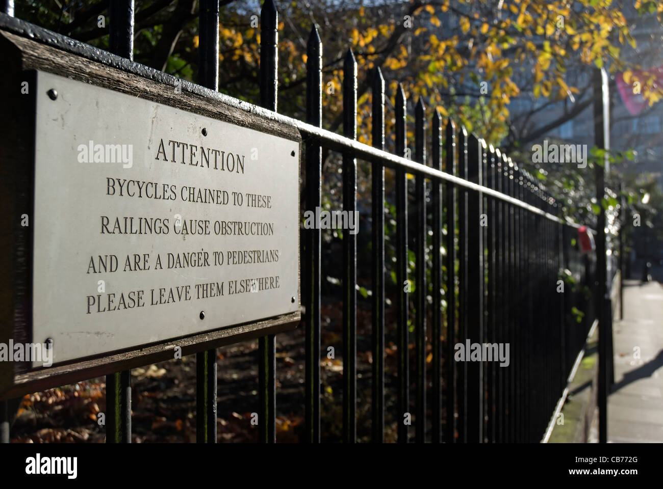 No obstruction signage hi-res stock photography and images - Alamy