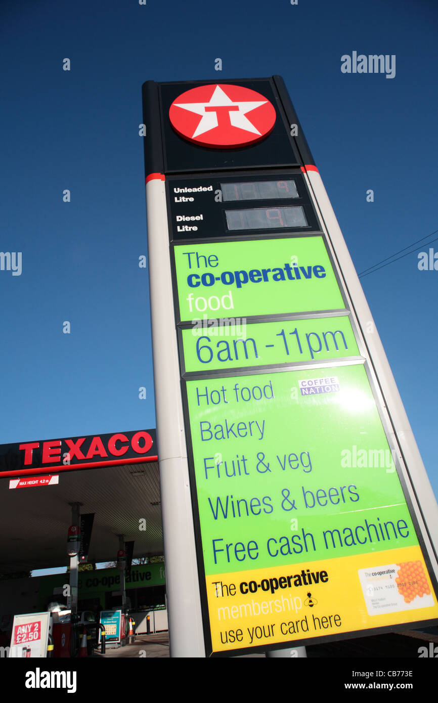 Texaco petrol filling station hi-res stock photography and images - Alamy