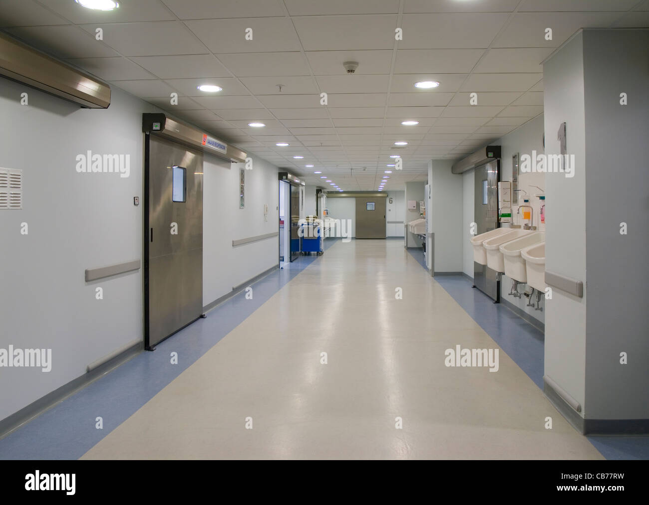 corridor operating rooms in modern hospital facilities Stock Photo - Alamy
