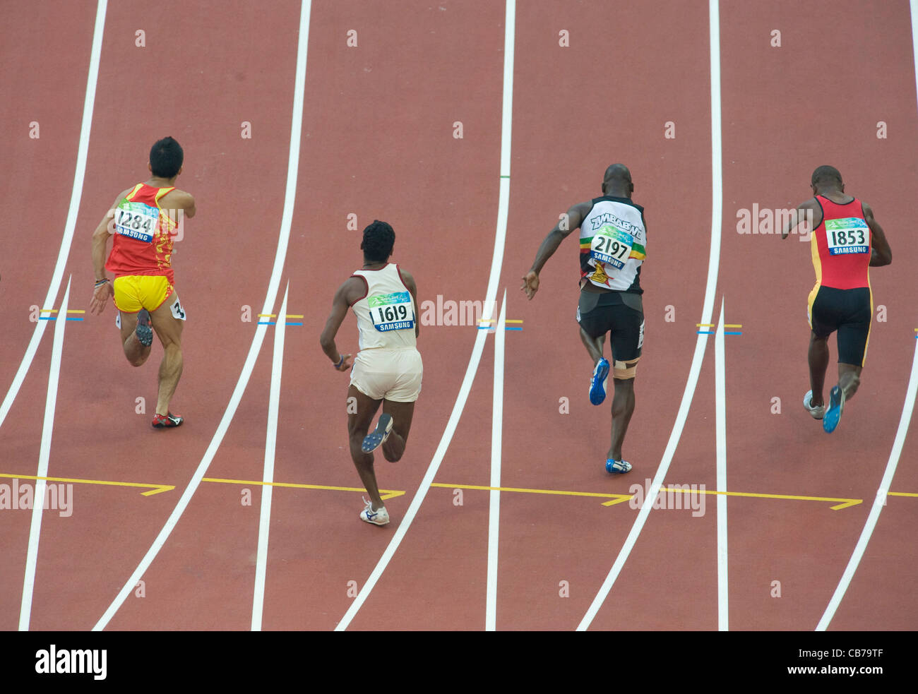 Sprints athletics hi-res stock photography and images - Alamy