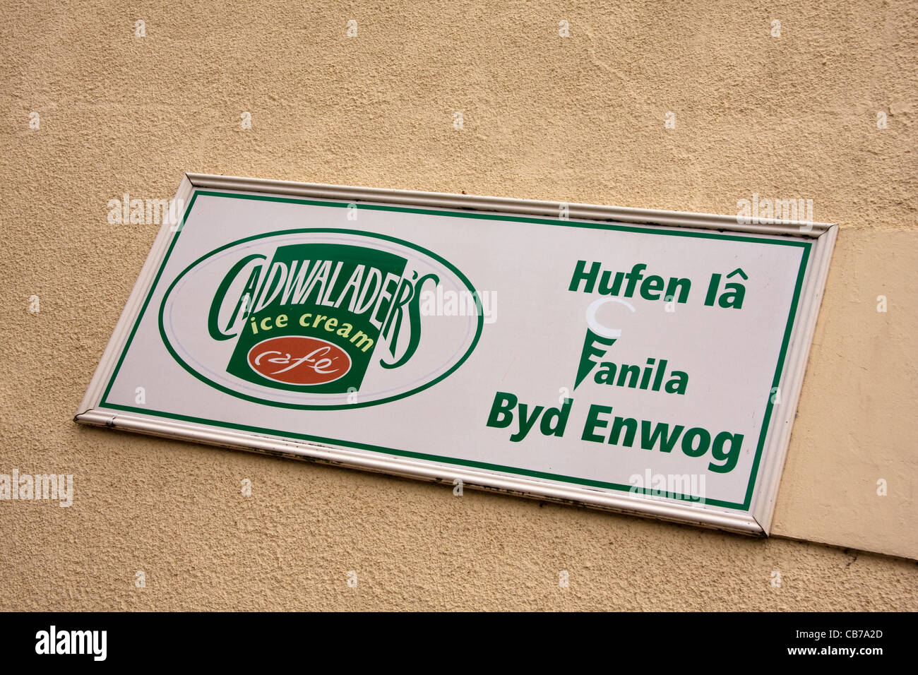 Cadwalader's Ice Cream Cafe sign, with writing in Welsh Stock Photo - Alamy