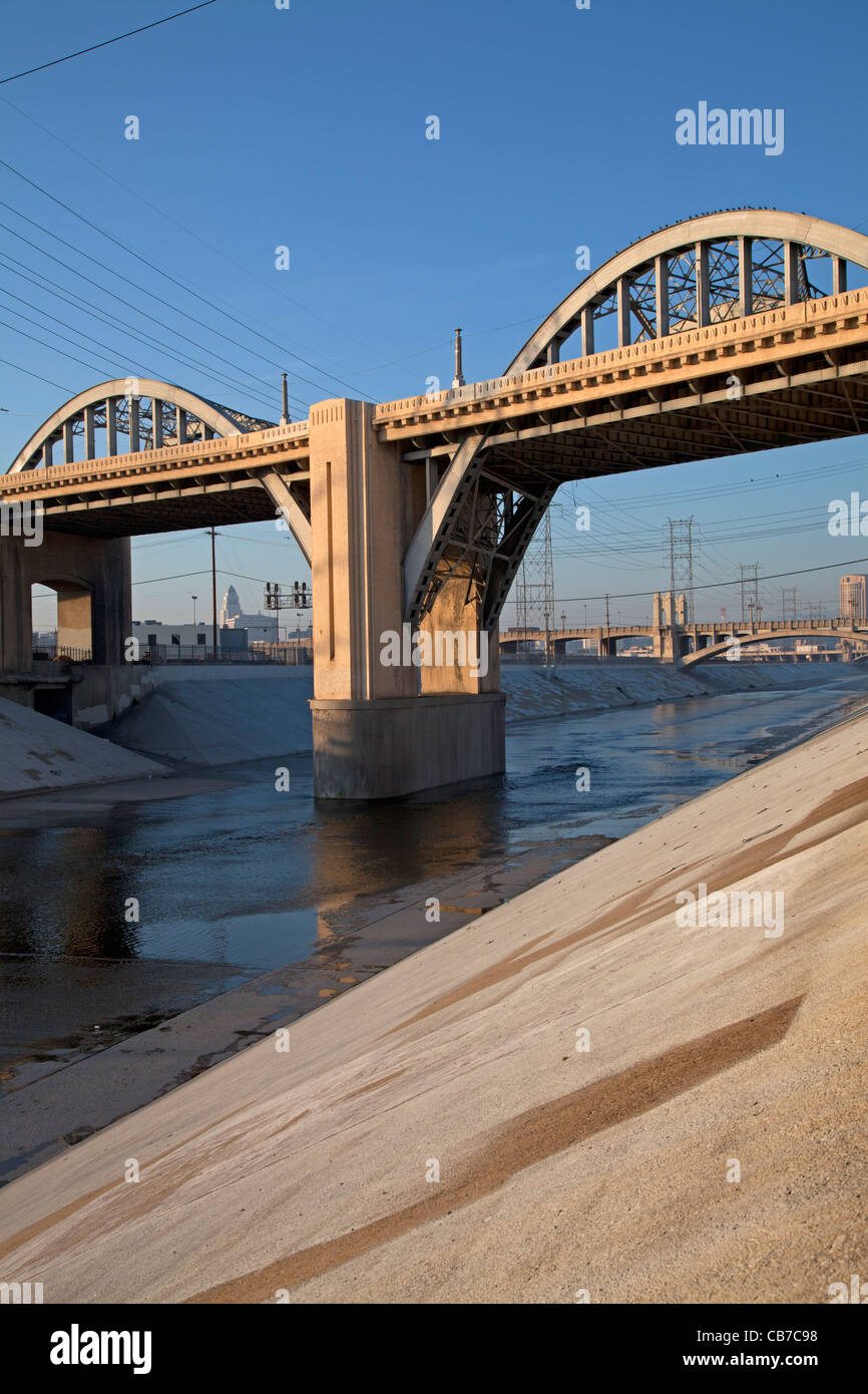 6th Street Bridge over the Los Angeles River, Downtown Los Angeles ...