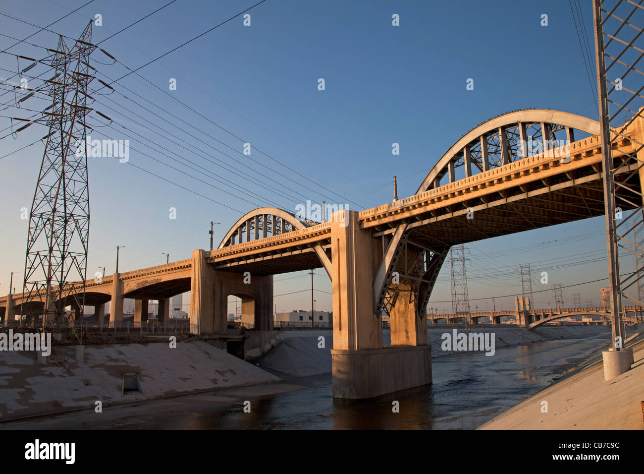 6th Street Bridge over the Los Angeles River, Downtown Los Angeles ...