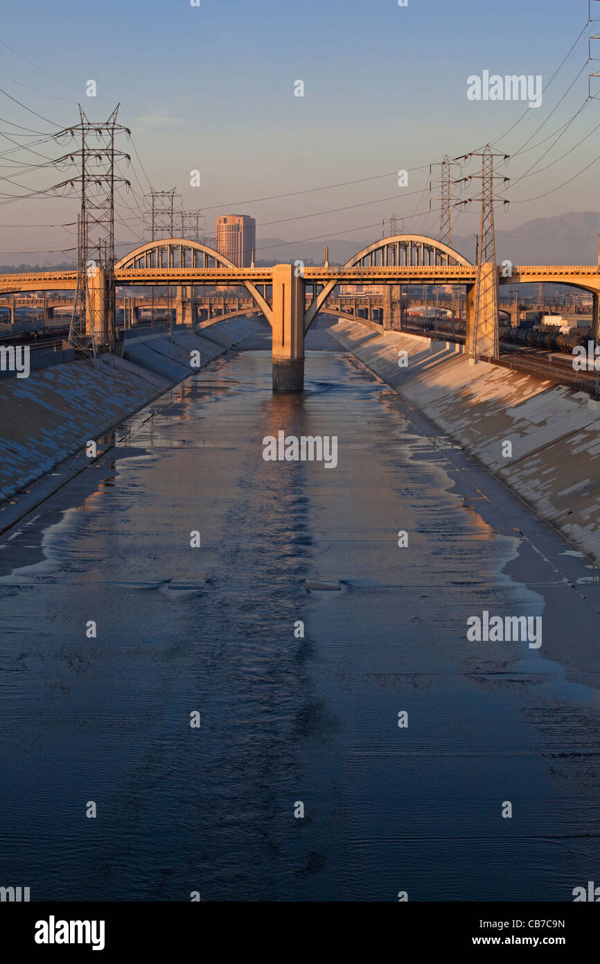 6th Street Bridge over the Los Angeles River, Downtown Los Angeles ...