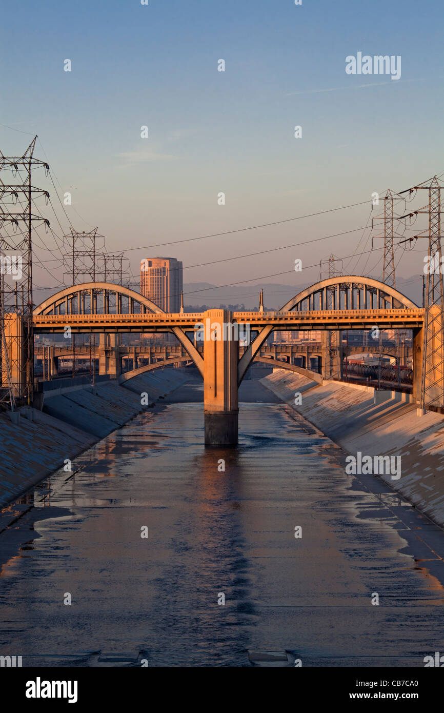 6th Street Bridge over the Los Angeles River, Downtown Los Angeles ...