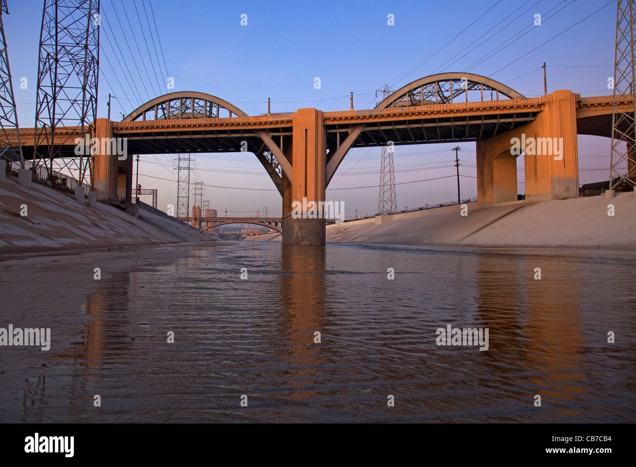 6th Street Bridge over the Los Angeles River, Downtown Los Angeles ...
