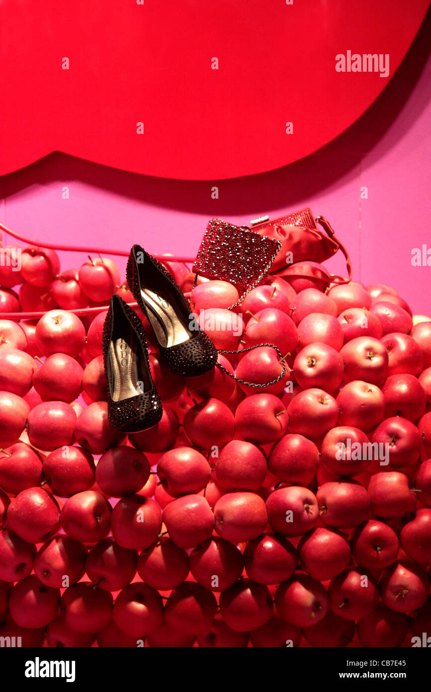 Window display at Wako department store in Ginza, Tokyo Stock Photo - Alamy