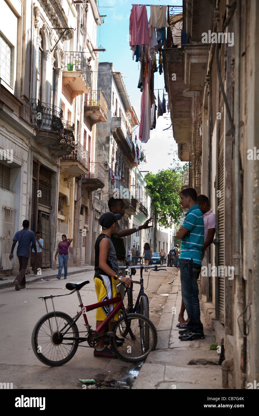 Street scene, Havana (La Habana), Cuba Stock Photo - Alamy