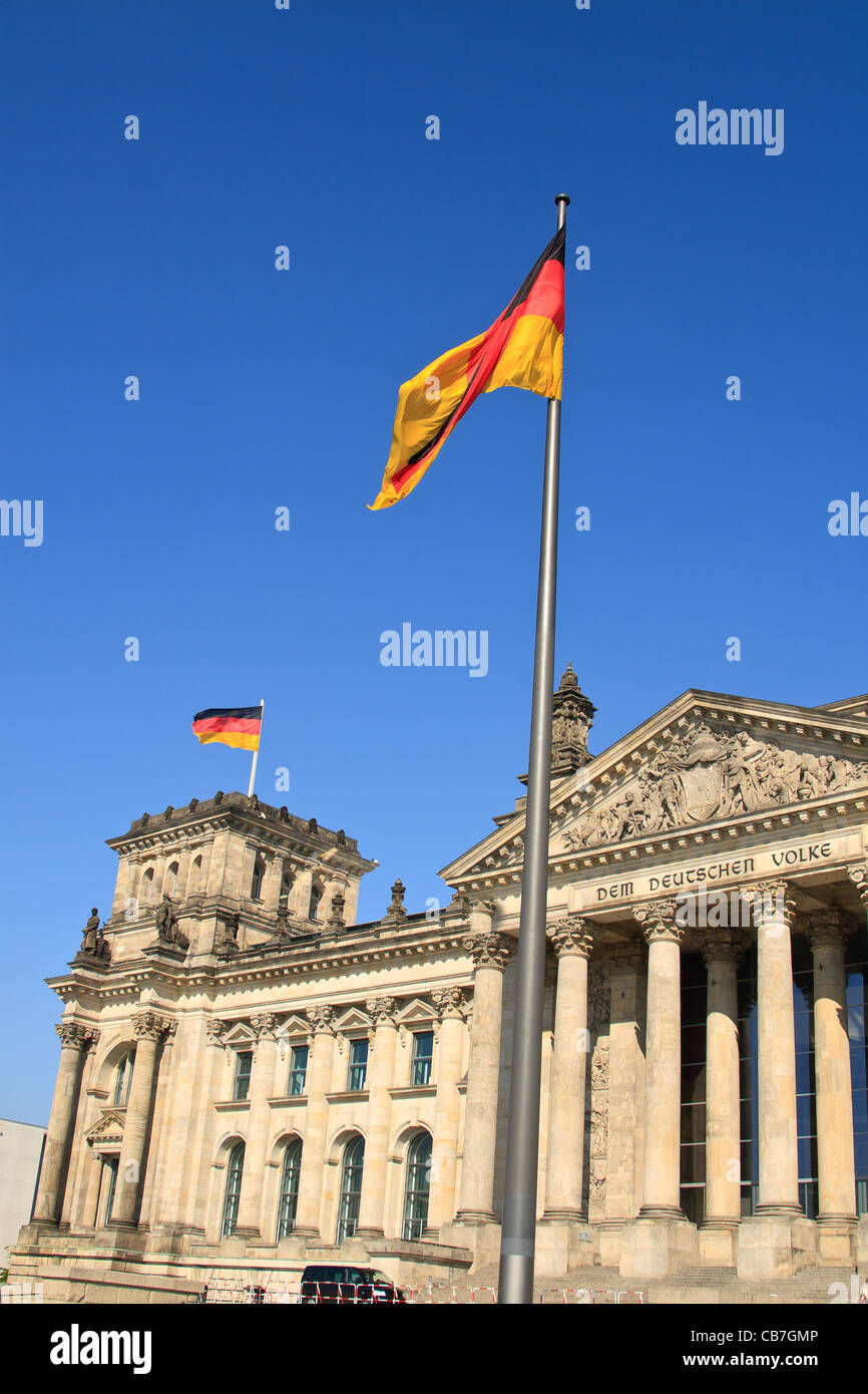 German flag pole hi-res stock photography and images - Alamy