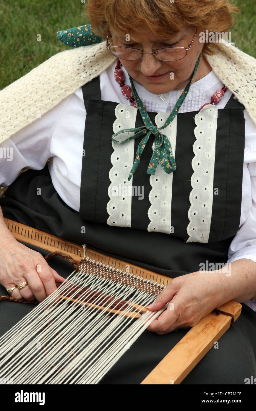 Lady weaving art vintage hi-res stock photography and images - Alamy