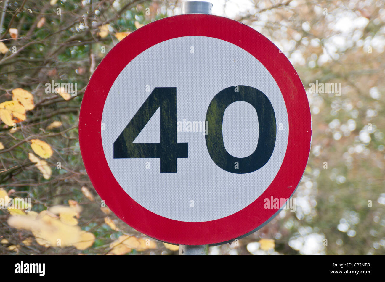 40 UK speed limit sign post Stock Photo - Alamy