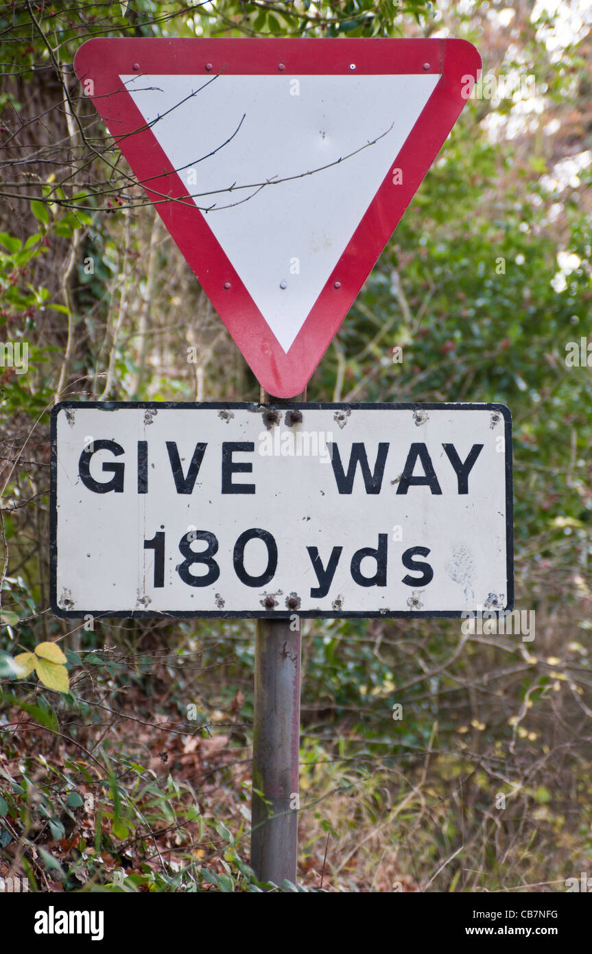 Give Way Uk Sign Stock Photos & Give Way Uk Sign Stock Images - Alamy