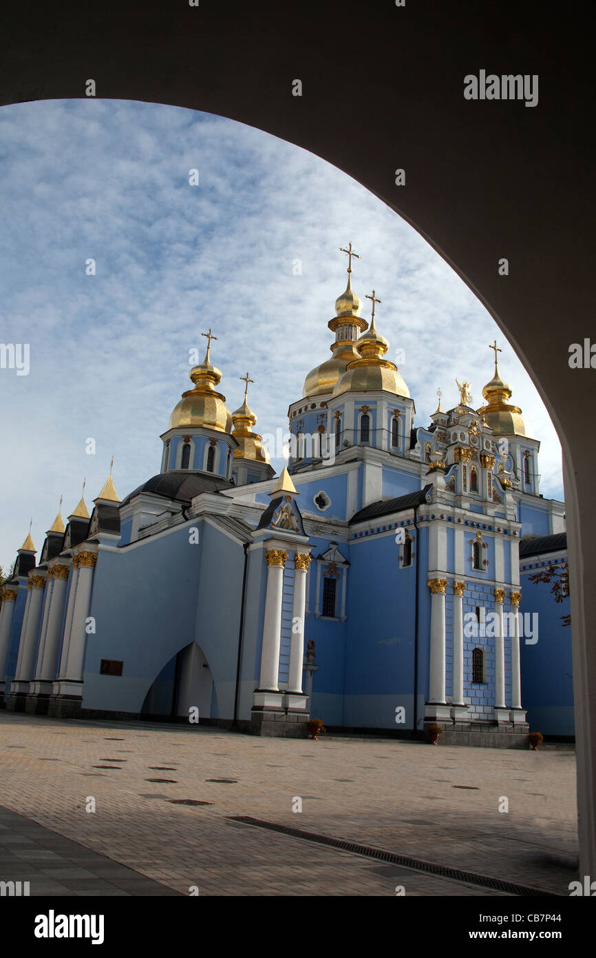 Gold domed monastery hi-res stock photography and images - Alamy