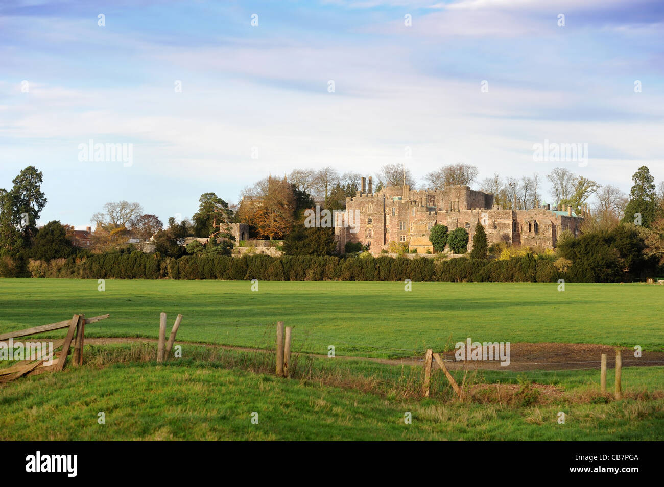 Berkeley castle hi-res stock photography and images - Alamy