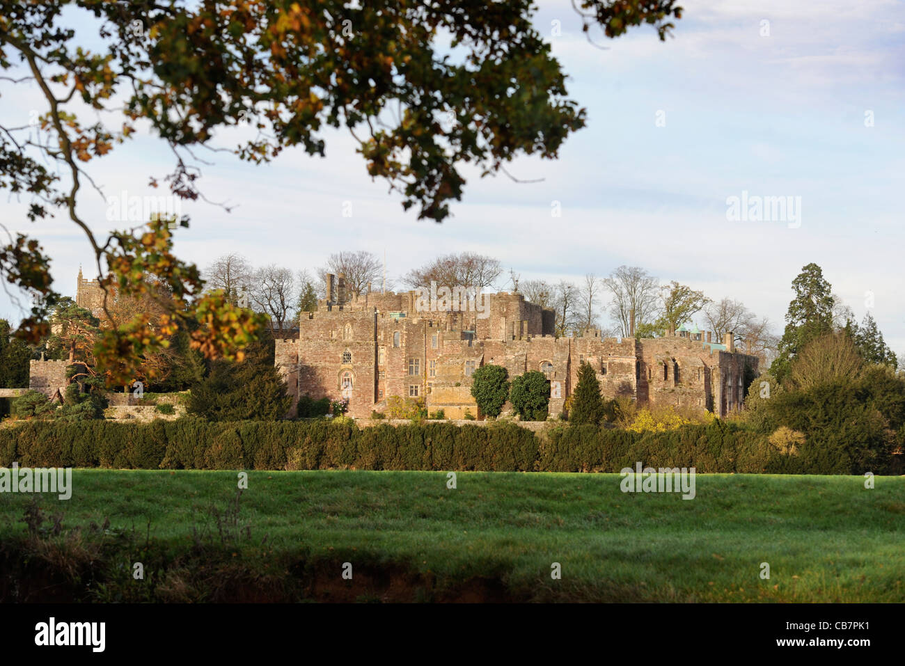 Berkeley castle hi-res stock photography and images - Alamy