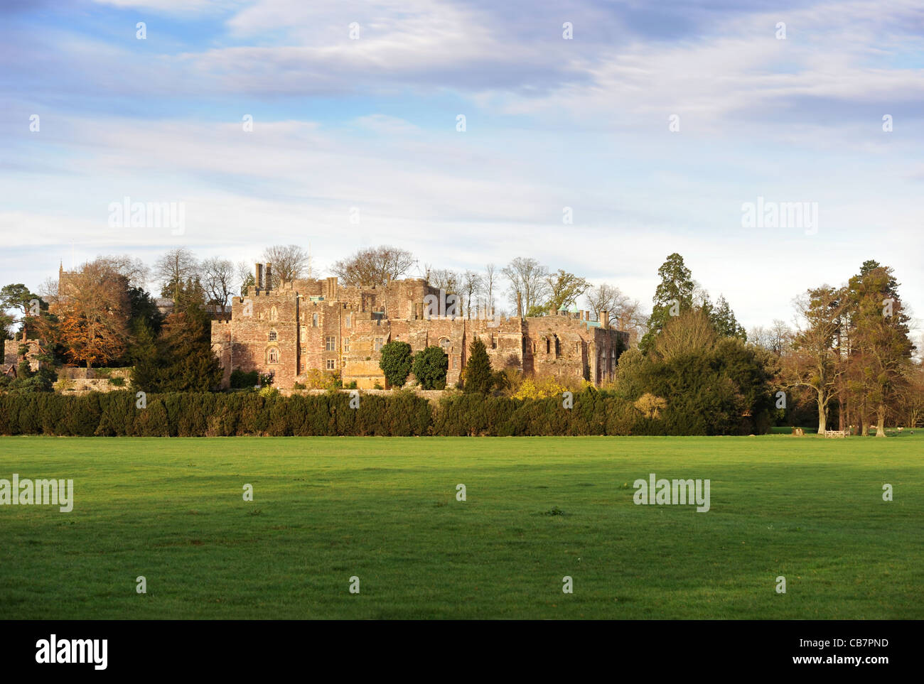 Berkeley castle hi-res stock photography and images - Alamy