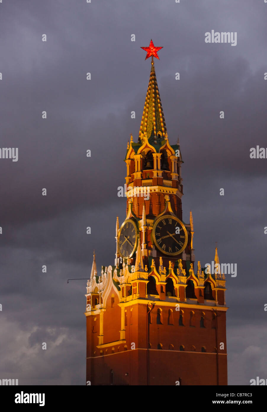 Night view of Spasskaya Tower in Red Square, Moscow, Russia Stock Photo ...