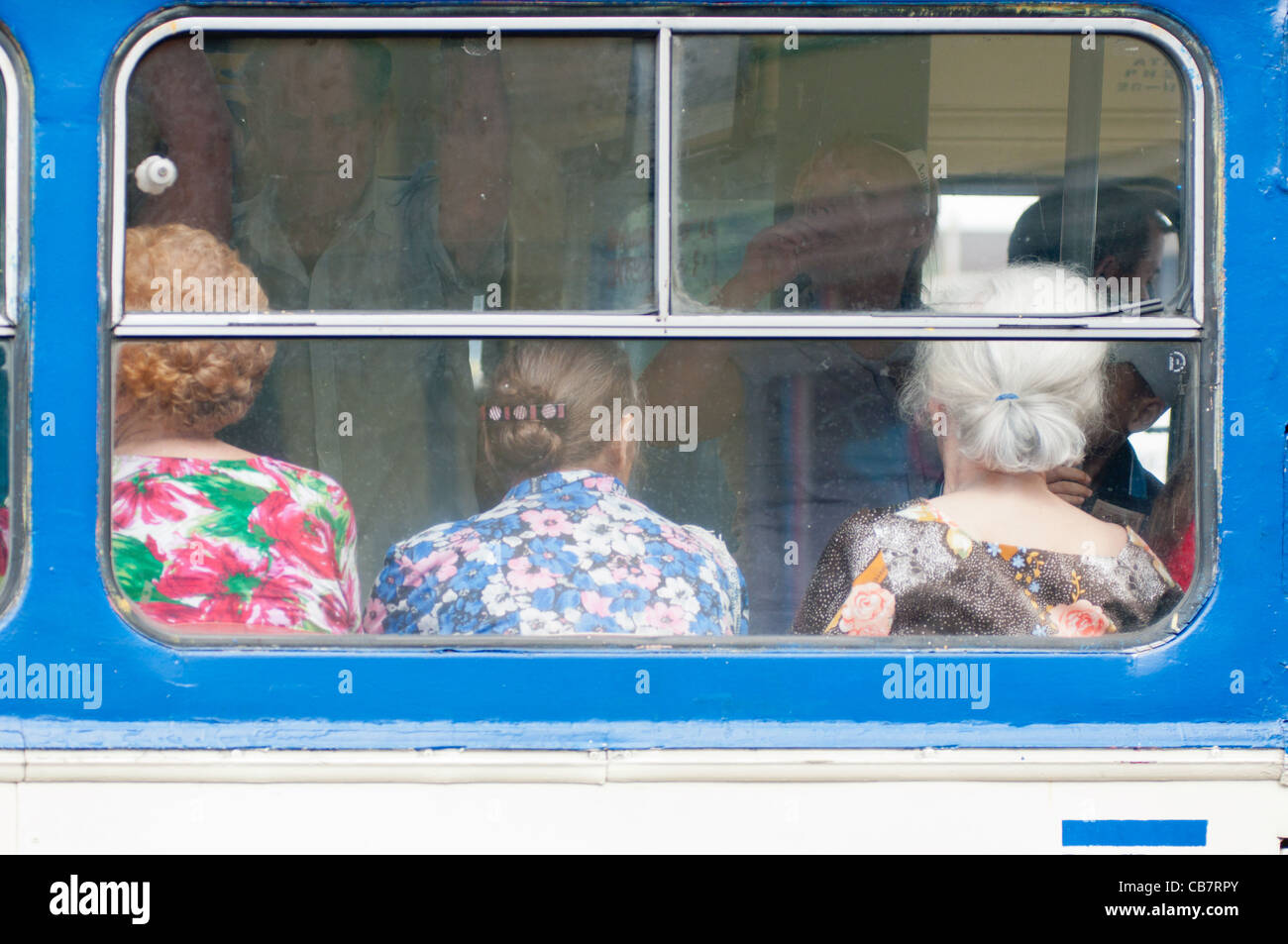 Bus back view hi-res stock photography and images - Alamy