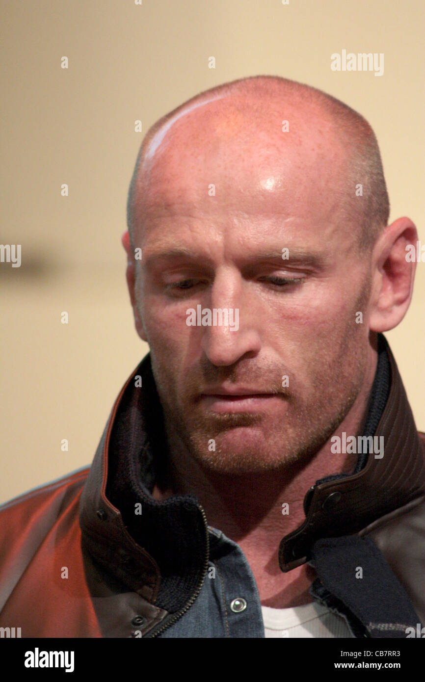 Welsh rugby player Gareth Thomas Stock Photo - Alamy