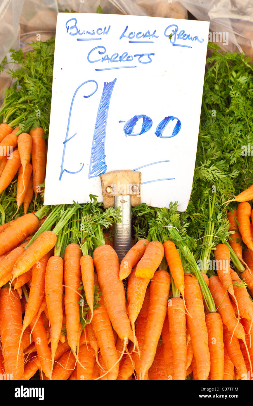 Fresh produce sign uk hi-res stock photography and images - Alamy