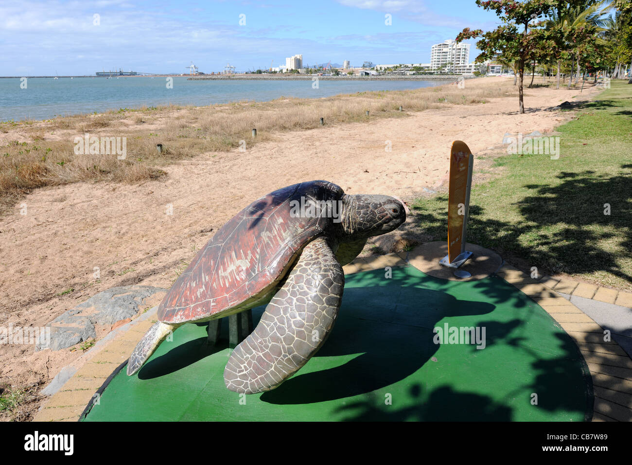 Sea turtle sculpture hi-res stock photography and images - Alamy