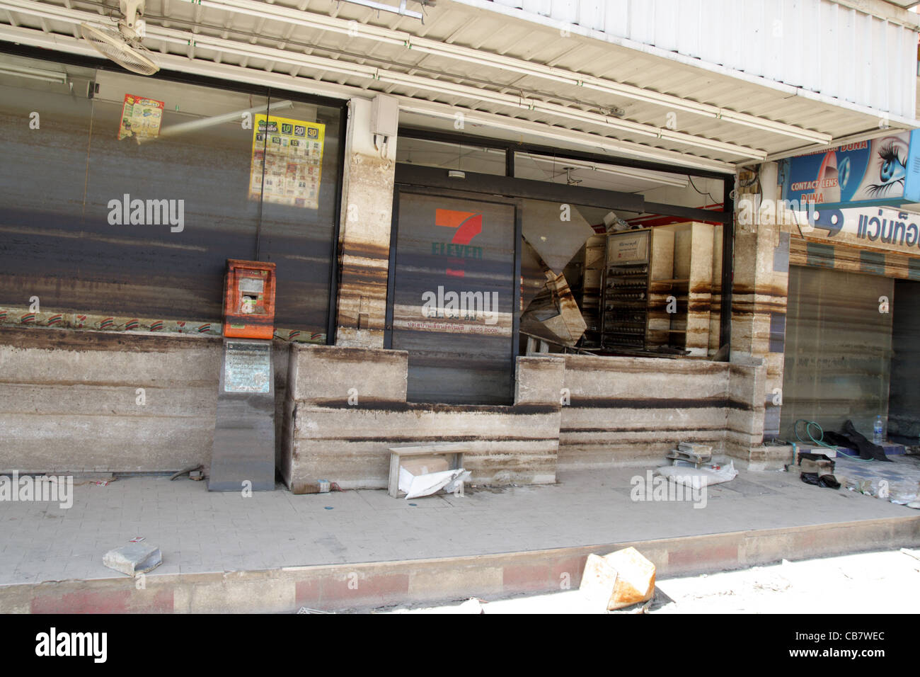 Thailand flood rojana industrial park hi-res stock photography and ...