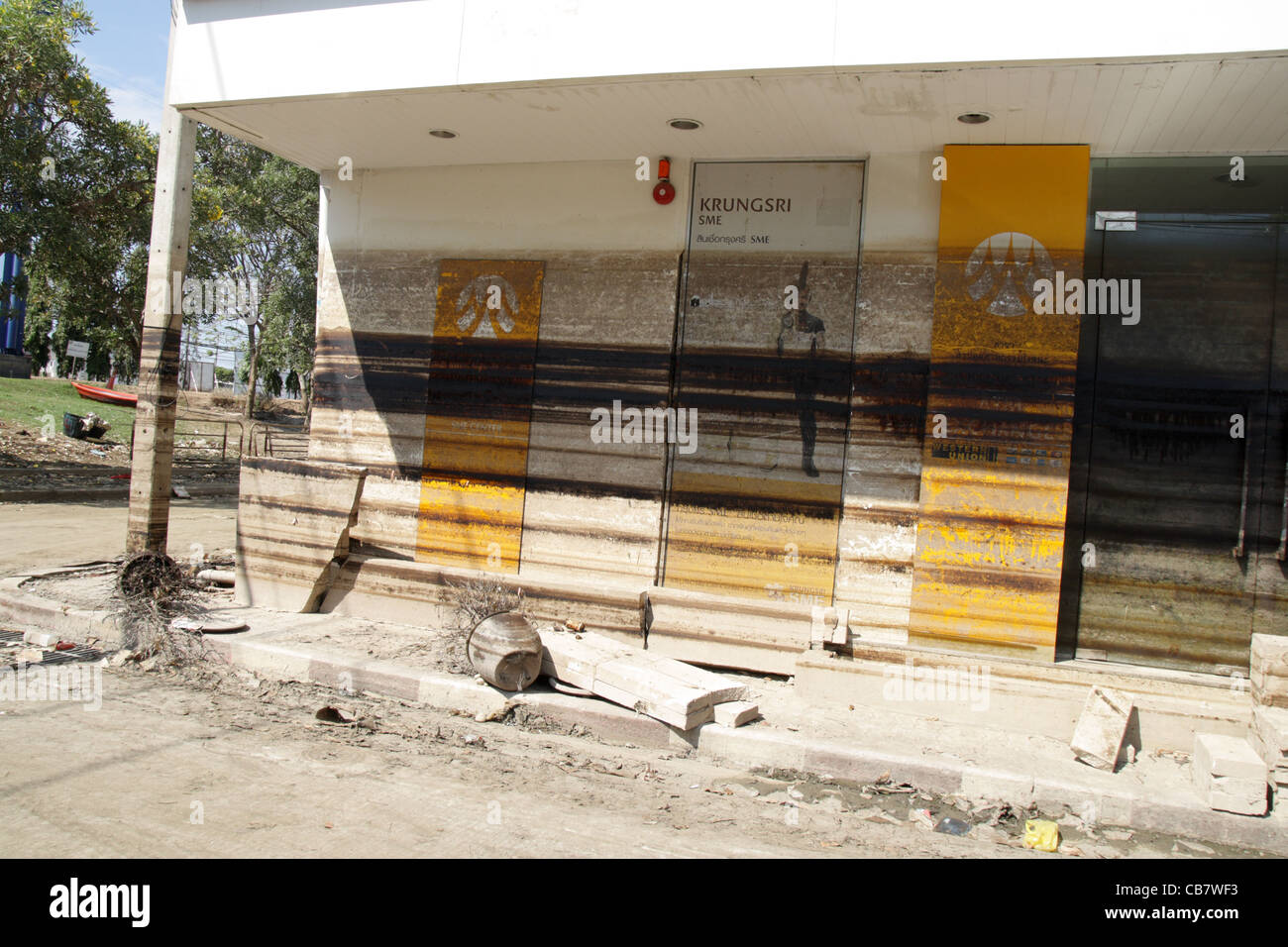 Thailand flood rojana industrial park hi-res stock photography and ...