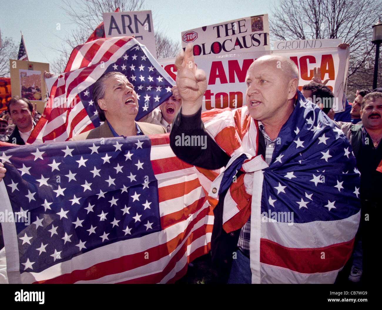 Albanian-Americans protest in support of NATO bombings of Yugoslavia ...