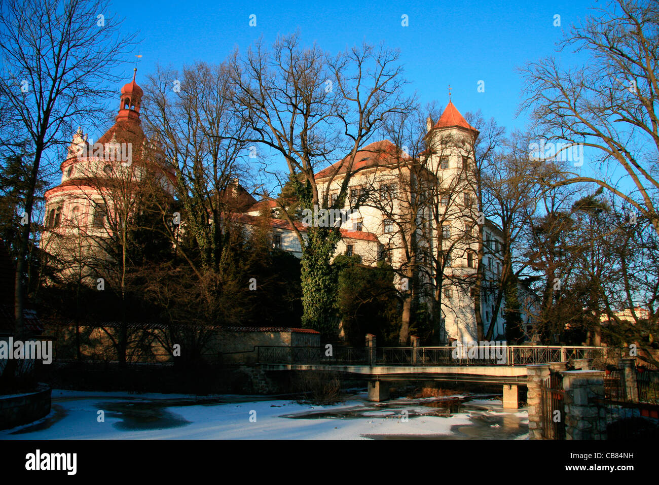 castle, river, Nezarka (CTK Photo/Marketa Hofmanova Stock Photo - Alamy