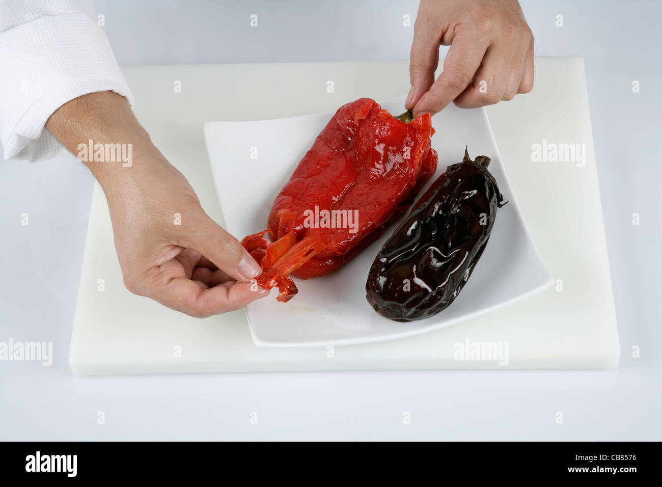 Peeling red peppers hi-res stock photography and images - Alamy