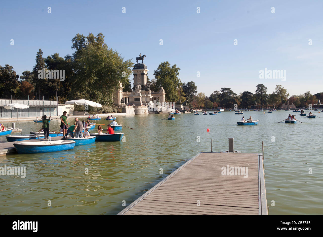 pier park Retiro Madrid Spain water canoe boat leisure relax tourism ...