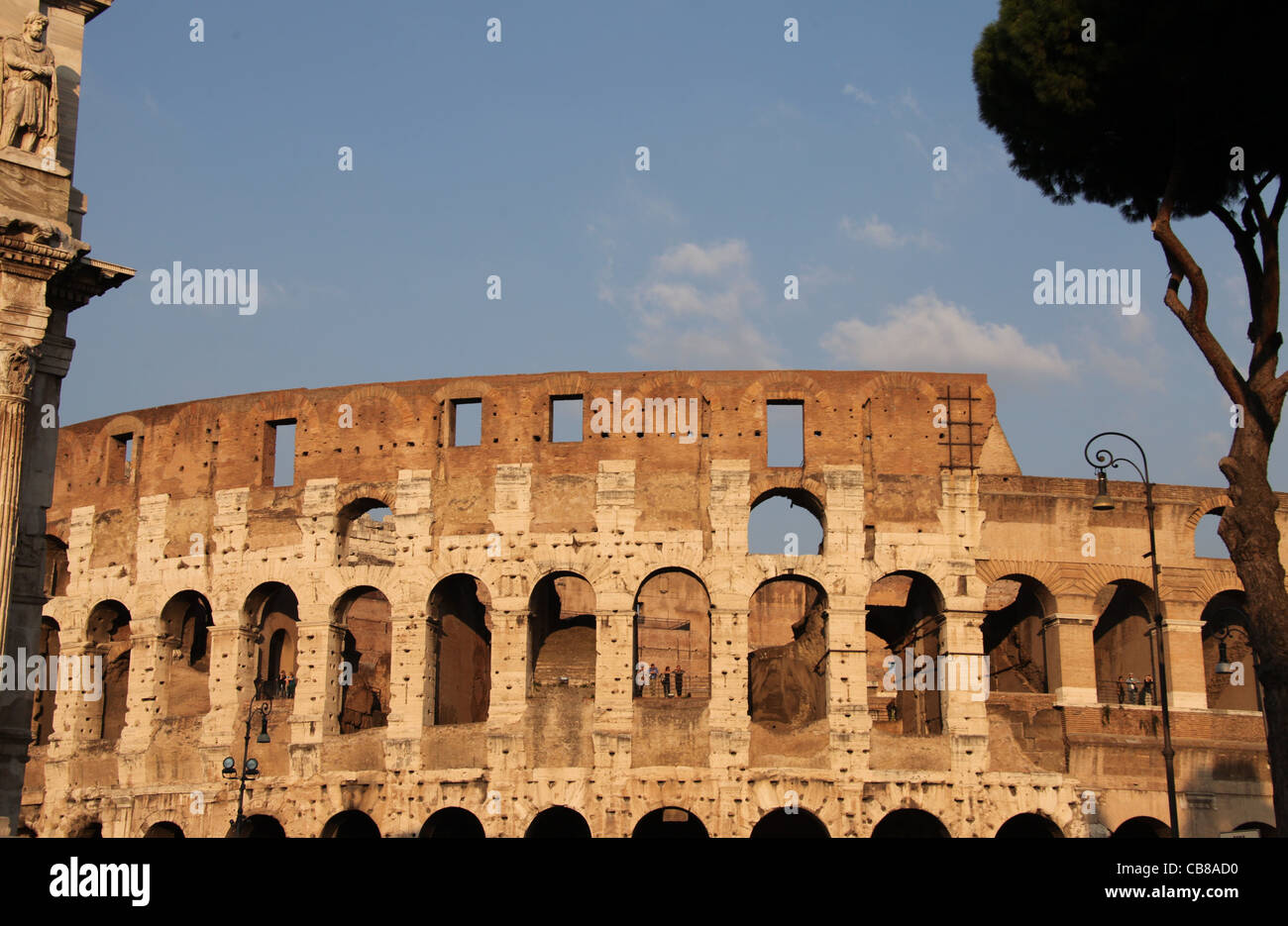 Colossal roman arch hi-res stock photography and images - Alamy