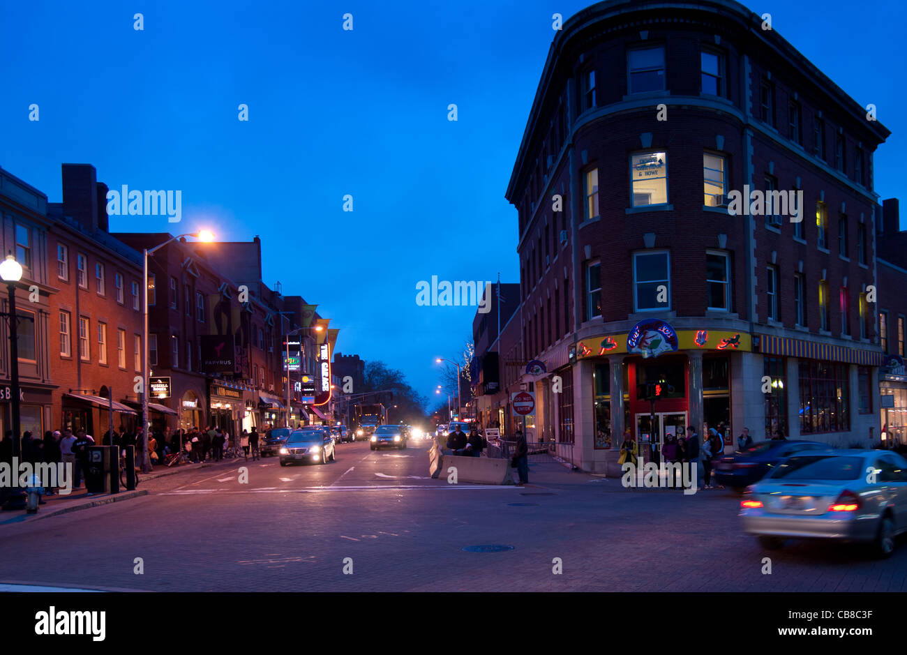 University shop harvard university cambridge hi-res stock photography ...