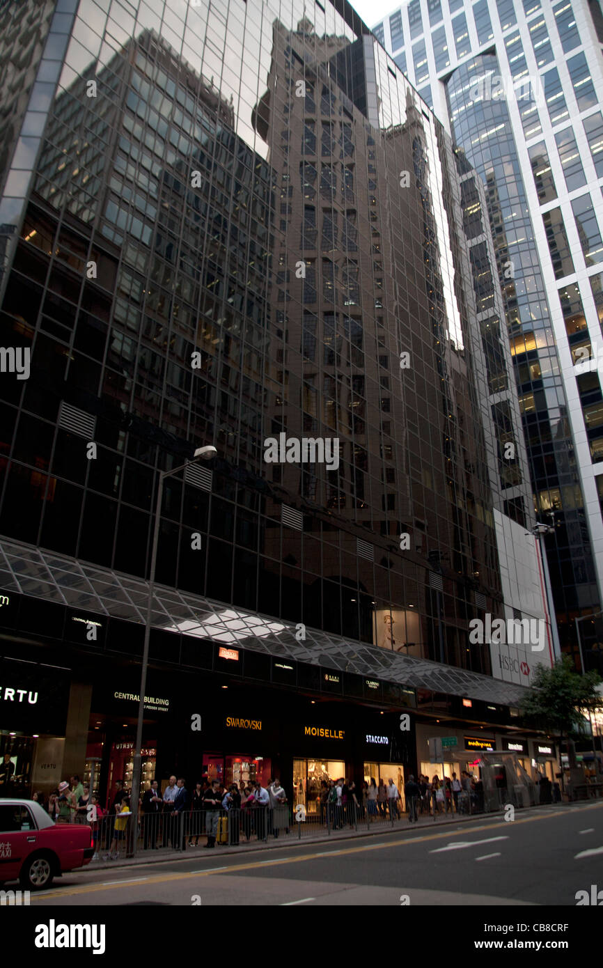 High end shops hi-res stock photography and images - Alamy