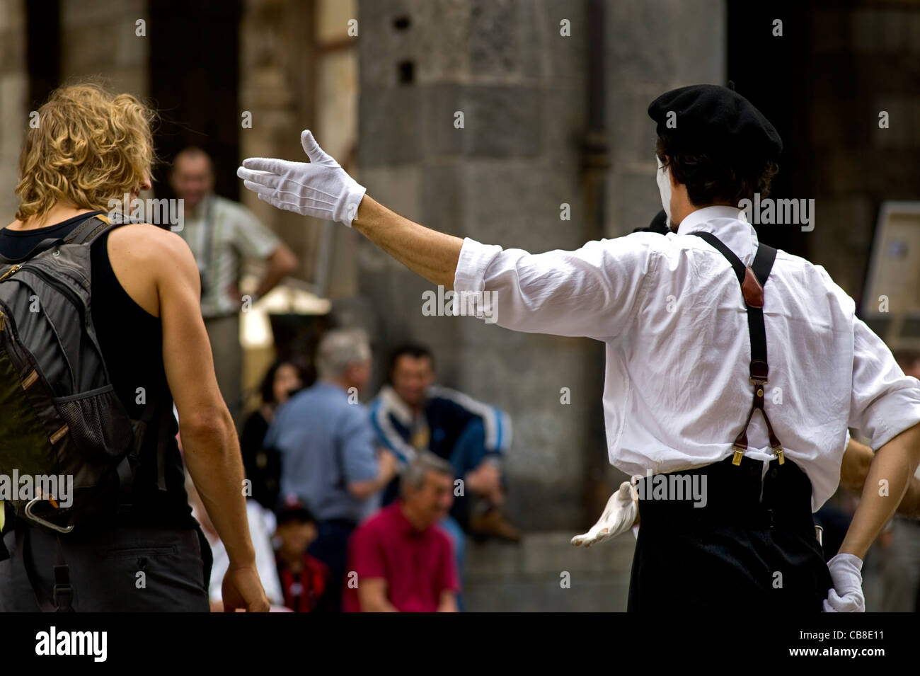 Street pantomime hi-res stock photography and images - Alamy