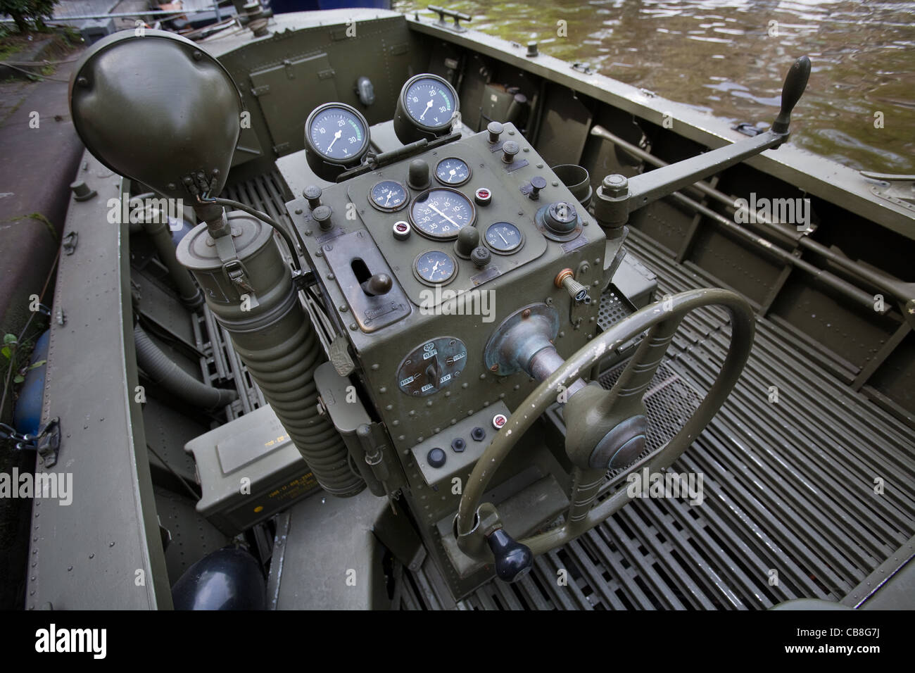 Landing craft wwii hi-res stock photography and images - Alamy