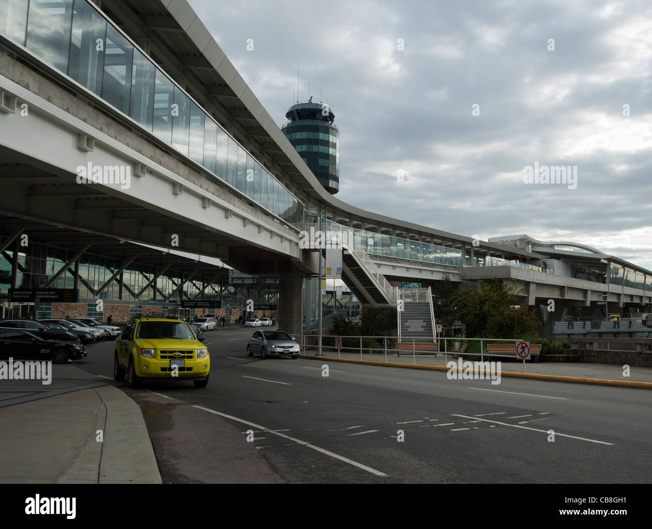 Vancouver airport hi-res stock photography and images - Alamy