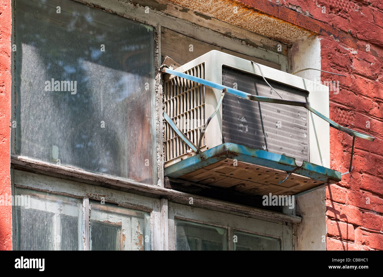 Air conditioner vintage hi-res stock photography and images - Alamy