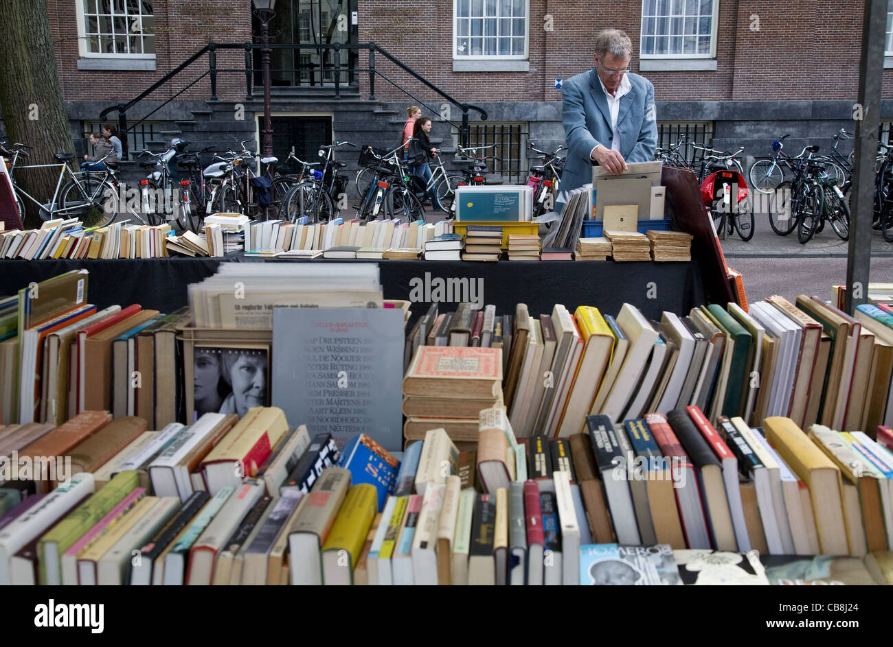 Book stall books secondhand hi-res stock photography and images - Alamy