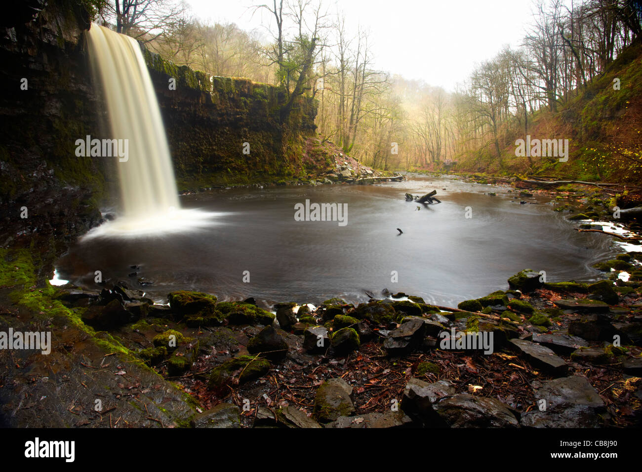 Lady falls hi-res stock photography and images - Alamy