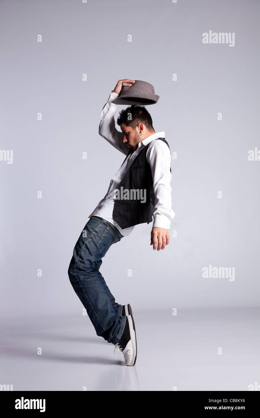 Hip hop dancer showing movements hi-res stock photography and images ...